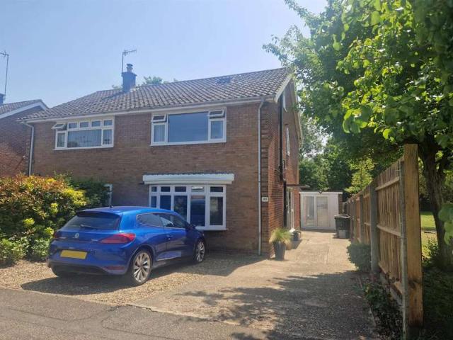 4 Bedroom Semi Detached House