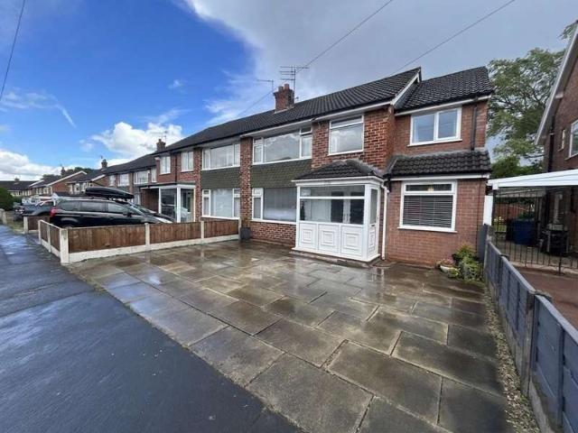 4 Bedroom Semi Detached House