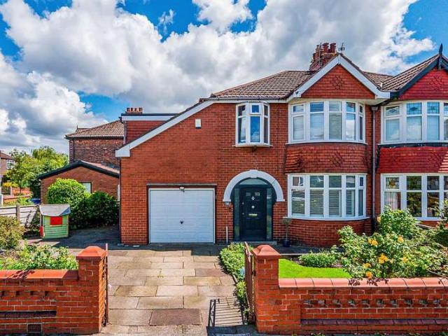 4 Bedroom Semi Detached House
