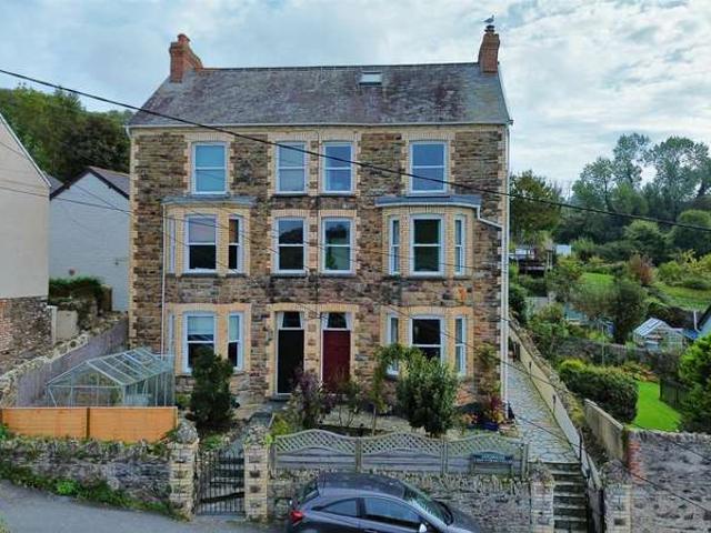 4 Bedroom Semi Detached House