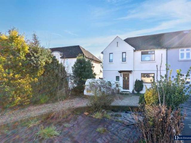 4 Bedroom Semi Detached House
