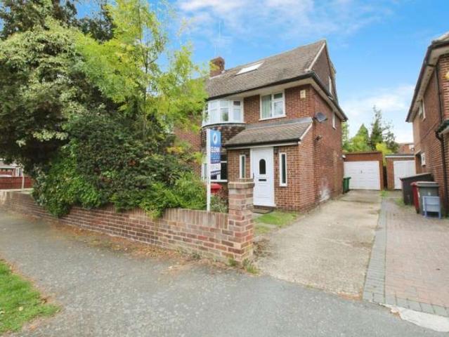 4 Bedroom Semi Detached House