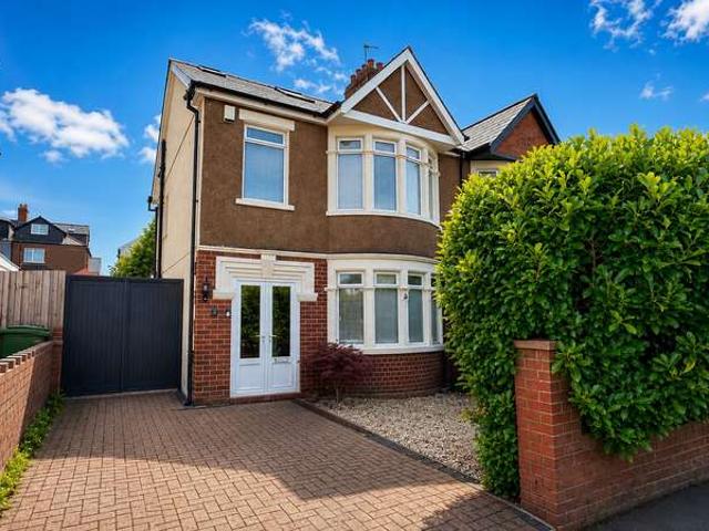 4 Bedroom Semi Detached House