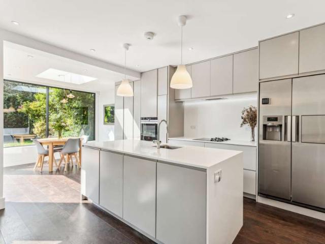 4 Bedroom Semi Detached House