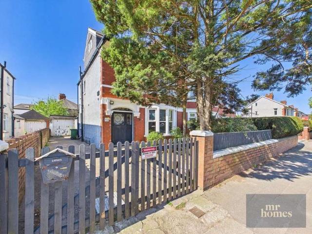 4 Bedroom Semi Detached House