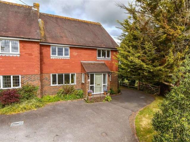 4 Bedroom Semi Detached House