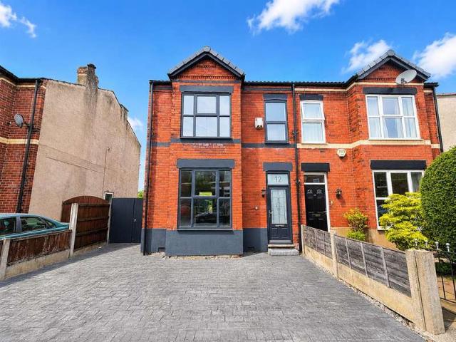 4 Bedroom Semi Detached House