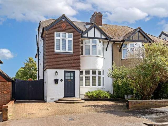 4 Bedroom Semi Detached House