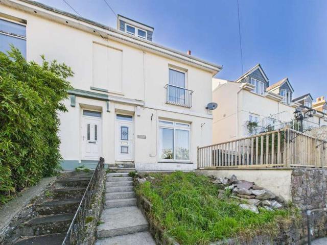 4 Bedroom Semi Detached House