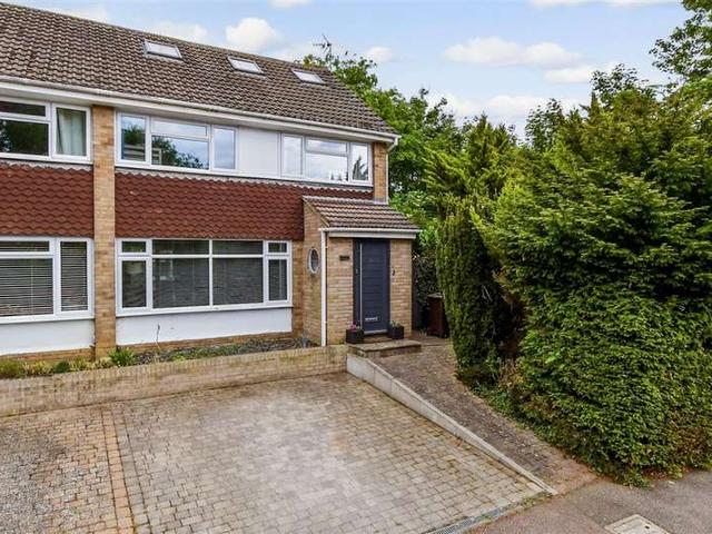 4 Bedroom Semi Detached House