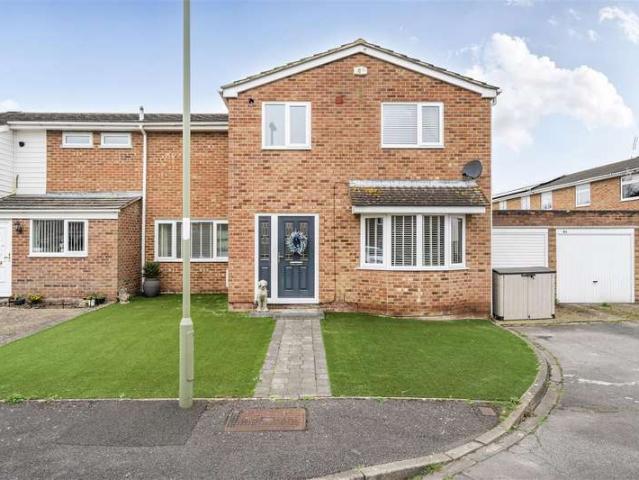4 Bedroom Semi Detached House