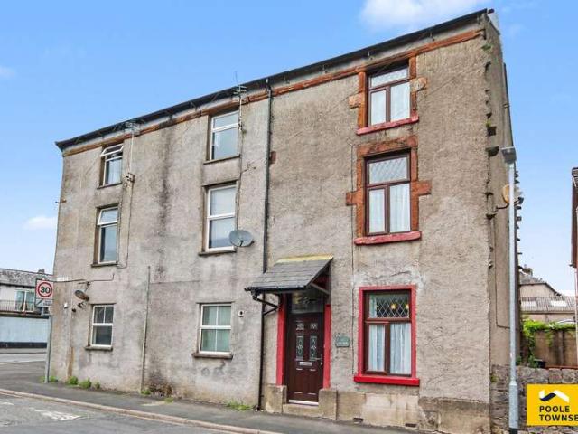 4 Bedroom Semi Detached House