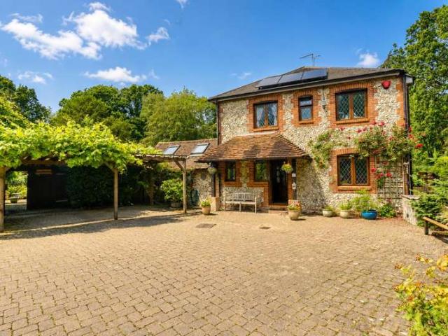 4 Bedroom Semi Detached House