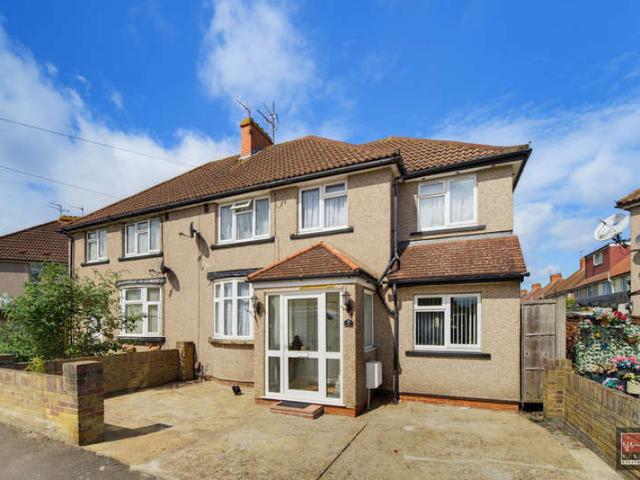 4 Bedroom Semi Detached House
