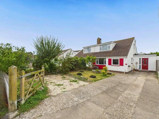 4 Bedroom Semi Detached House
