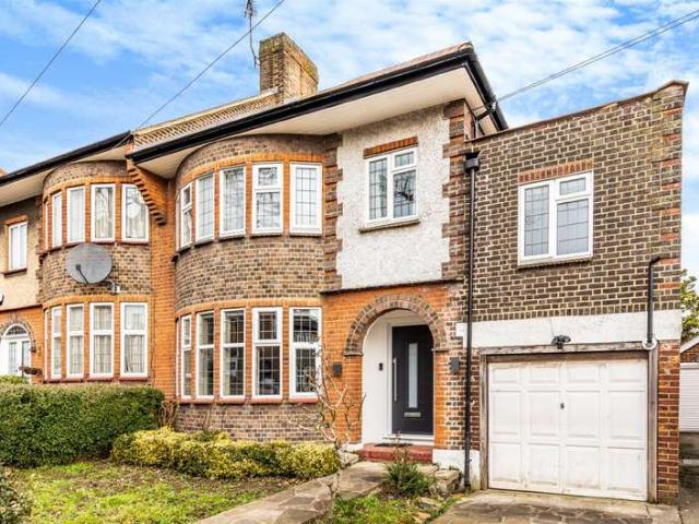 4 Bedroom Semi Detached House