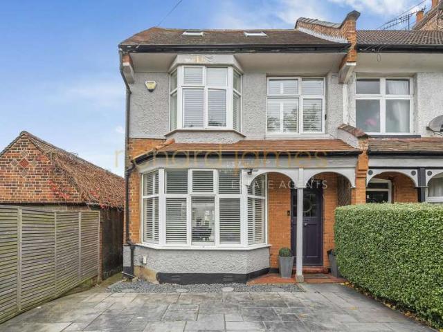 4 Bedroom Semi Detached House