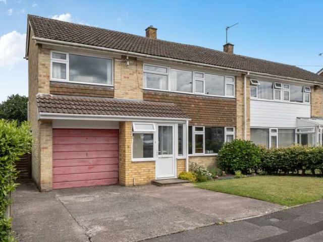 4 Bedroom Semi Detached House