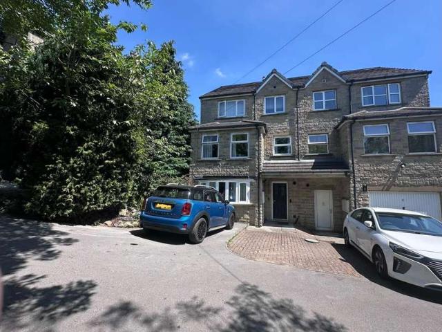 4 Bedroom Semi Detached House