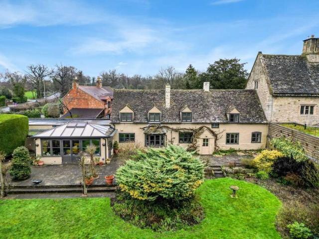 4 Bedroom Semi Detached House