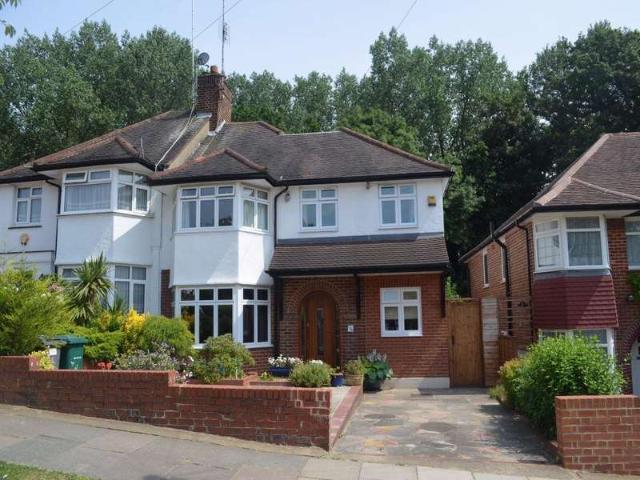 4 Bedroom Semi Detached House