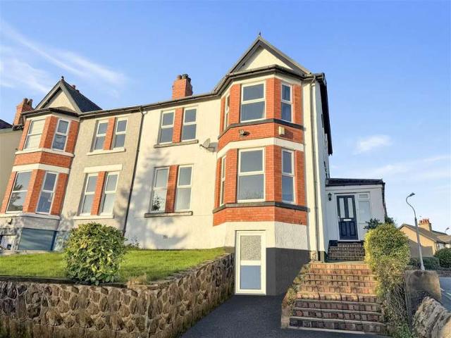4 Bedroom Semi Detached House