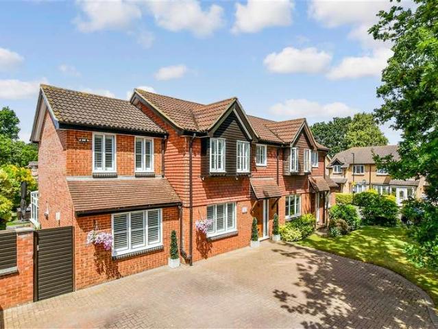 4 Bedroom Semi Detached House