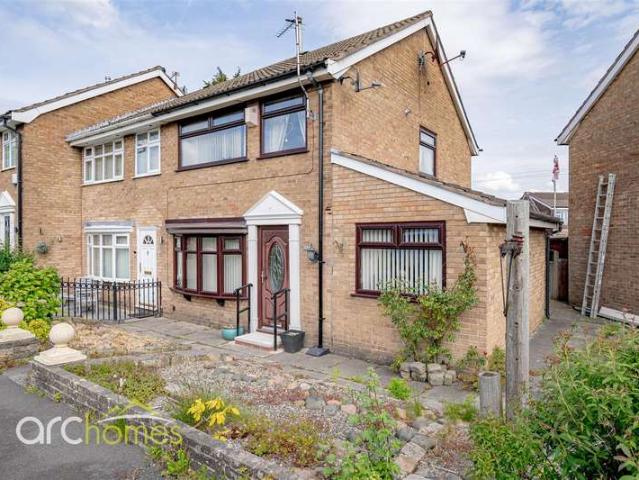 4 Bedroom Semi Detached House