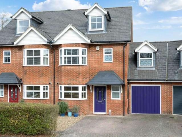 4 Bedroom Semi Detached House