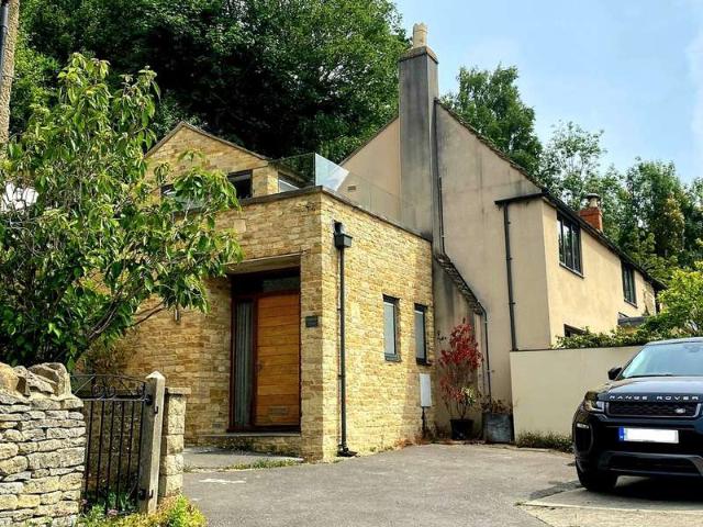 4 Bedroom Semi Detached House