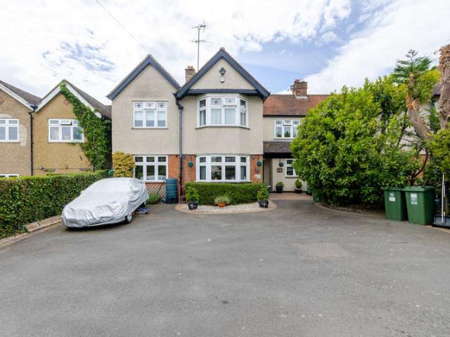 4 Bedroom Semi Detached House