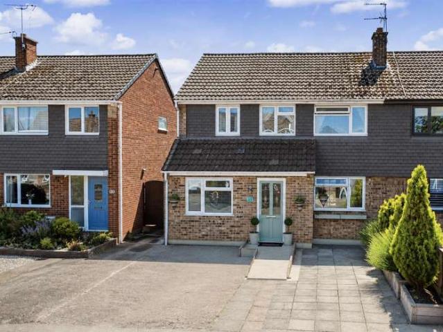 4 Bedroom Semi Detached House
