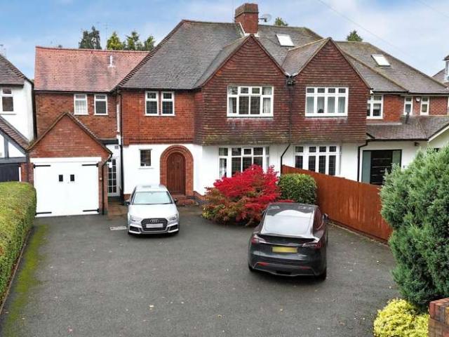 4 Bedroom Semi Detached House