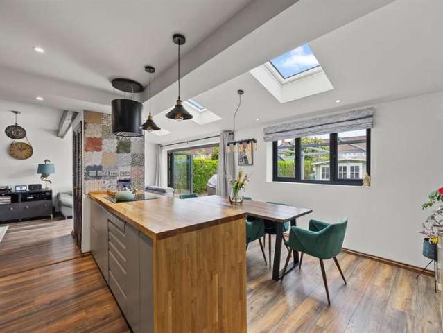 4 Bedroom Semi Detached House