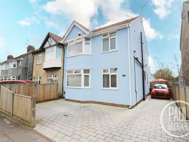 4 Bedroom Semi Detached House