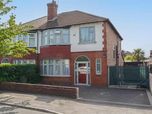4 Bedroom Semi Detached House
