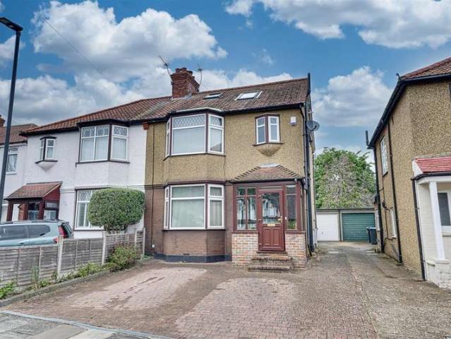 4 Bedroom Semi Detached House
