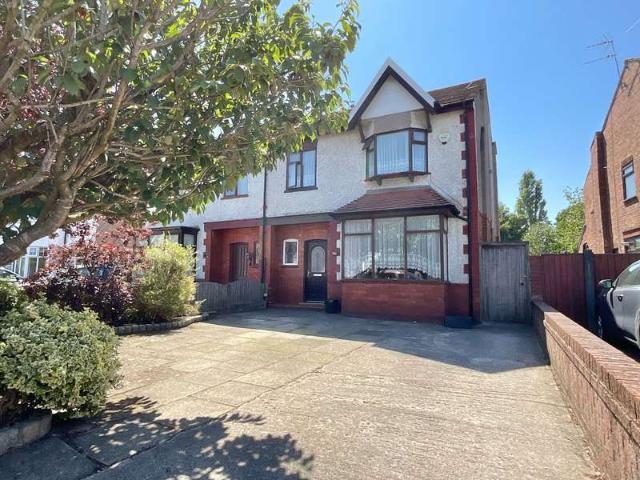 4 Bedroom Semi Detached House