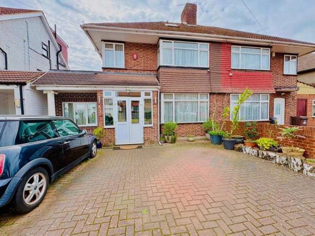 4 Bedroom Semi Detached House