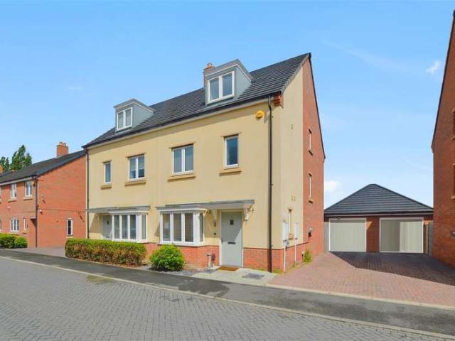 4 Bedroom Semi Detached House