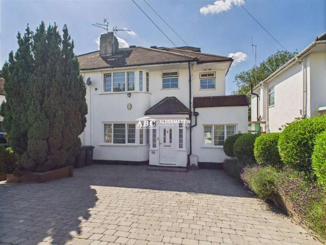 4 Bedroom Semi Detached House