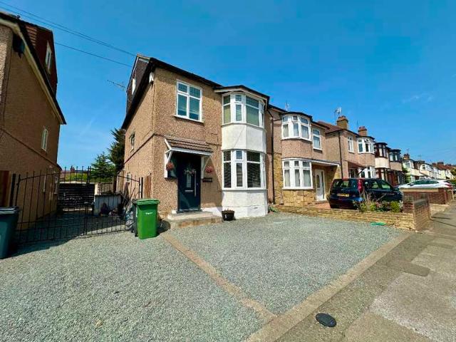 4 Bedroom Semi Detached House