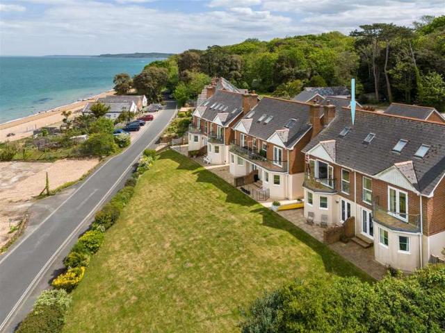 4 Bedroom Semi Detached House