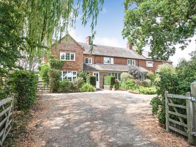 4 Bedroom Semi Detached House