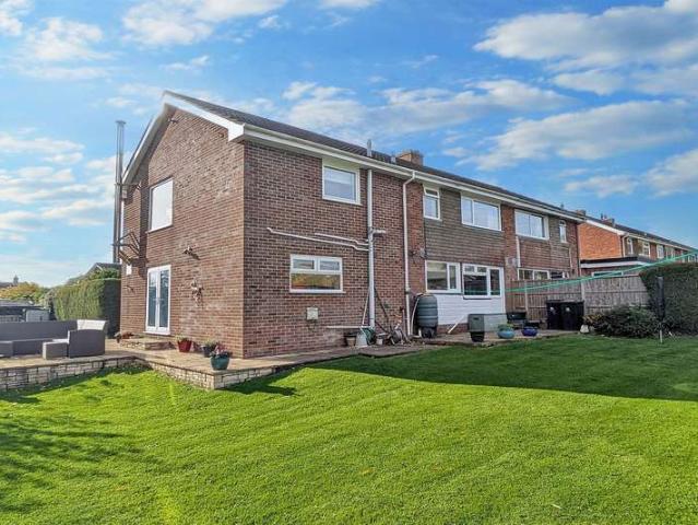 4 Bedroom Semi Detached House