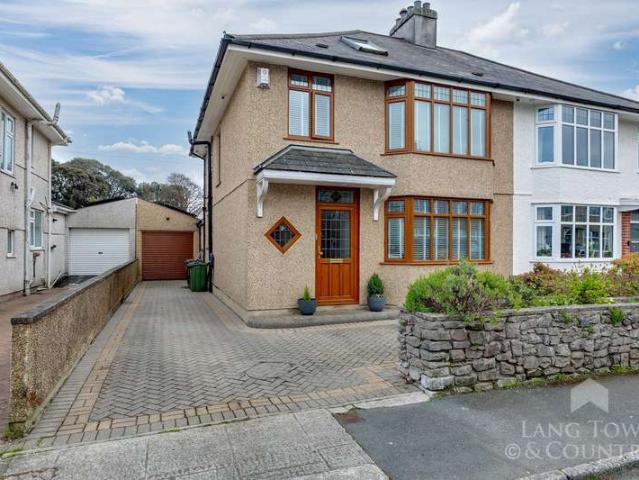 4 Bedroom Semi Detached House