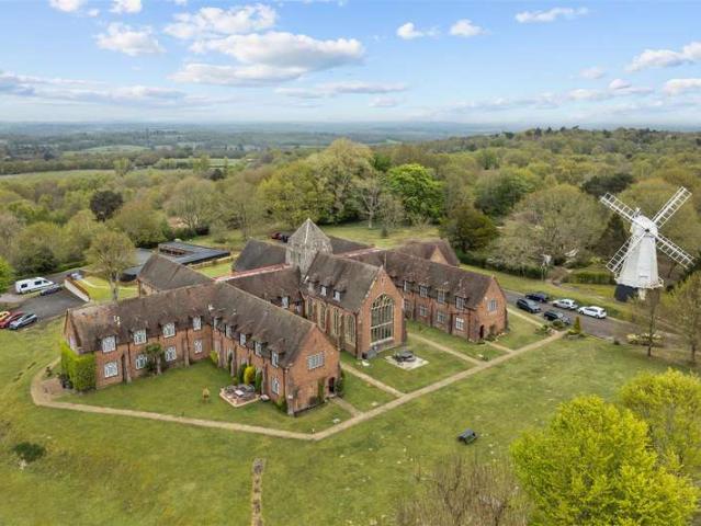 4 Bedroom Semi Detached House