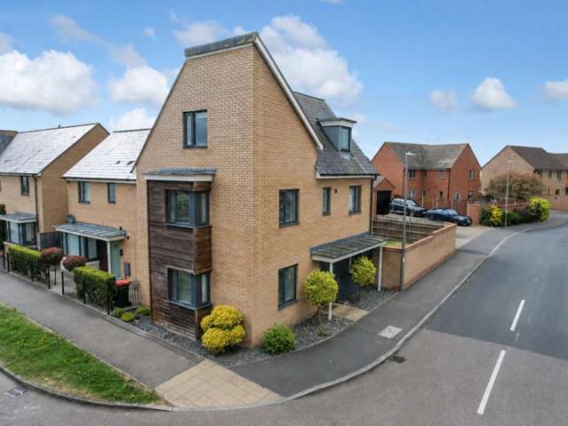 4 Bedroom Semi Detached House