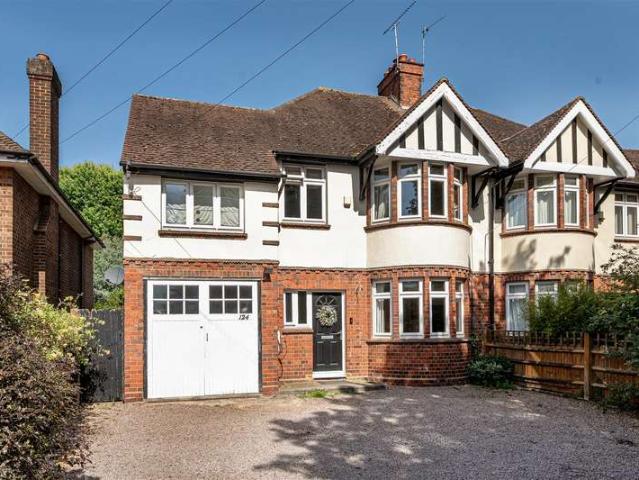 4 Bedroom Semi Detached House