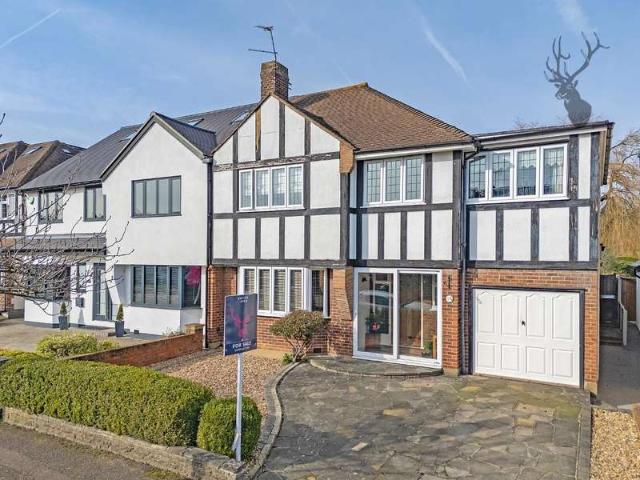 4 Bedroom Semi Detached House